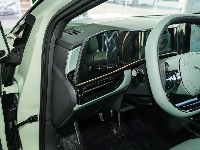 Hongqi EH7 EV 690KM 2025 - Specs & Export | SinoAutoGo